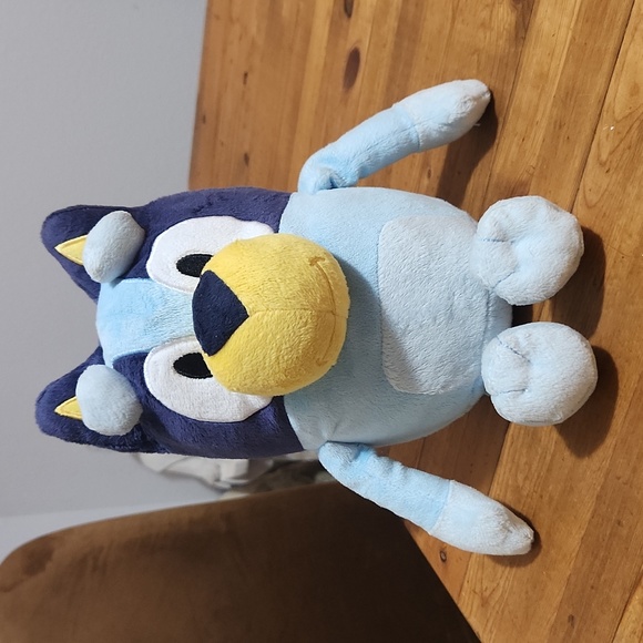 Bluey | Toys | Bluey Sound Effects Talking Stuffed Plush 2 Euc | Poshmark